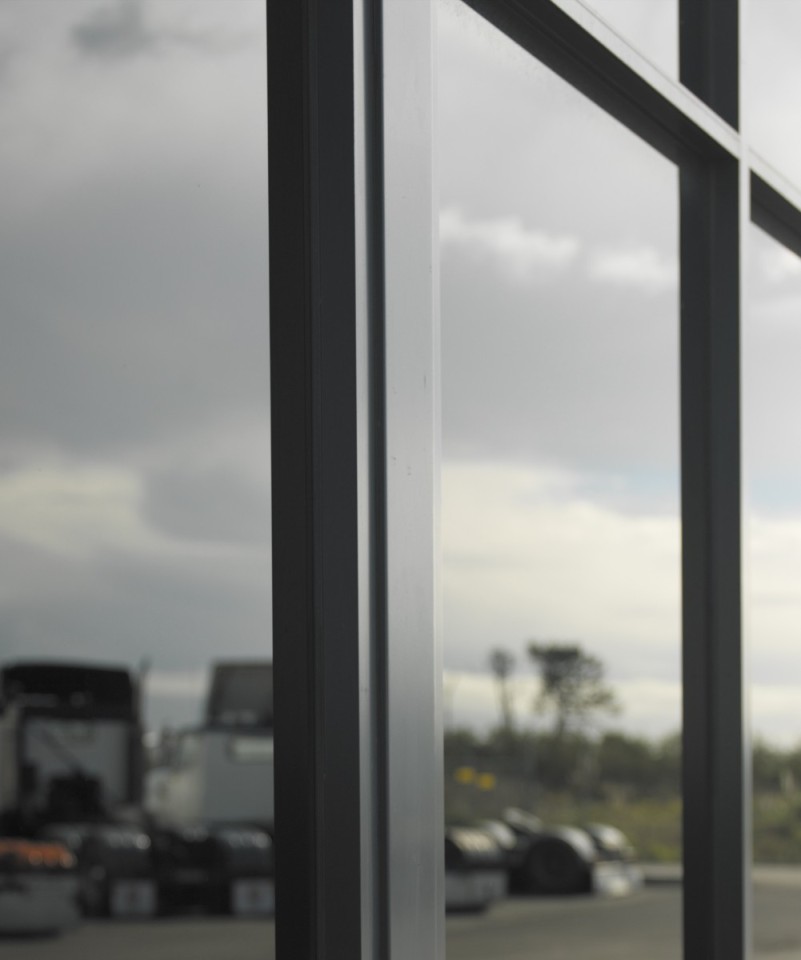 Vistalite® - Shopfront 106 and Commercial Doors